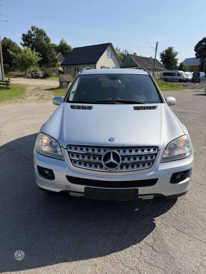 Pelēks Mercedes-Benz ML 320 2007 Skaudvilė, ar dzinēja tilpumu 2.99 L un nobraukumu 242 tūkst. km par 3700 €, foto 3 vietnē AUTOMOTO.COM.LV