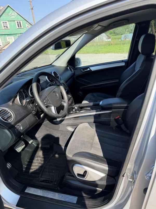 Pelēks Mercedes-Benz ML 320 2007 Skaudvilė, ar dzinēja tilpumu 2.99 L un nobraukumu 242 tūkst. km par 3700 €, foto 10 vietnē AUTOMOTO.COM.LV