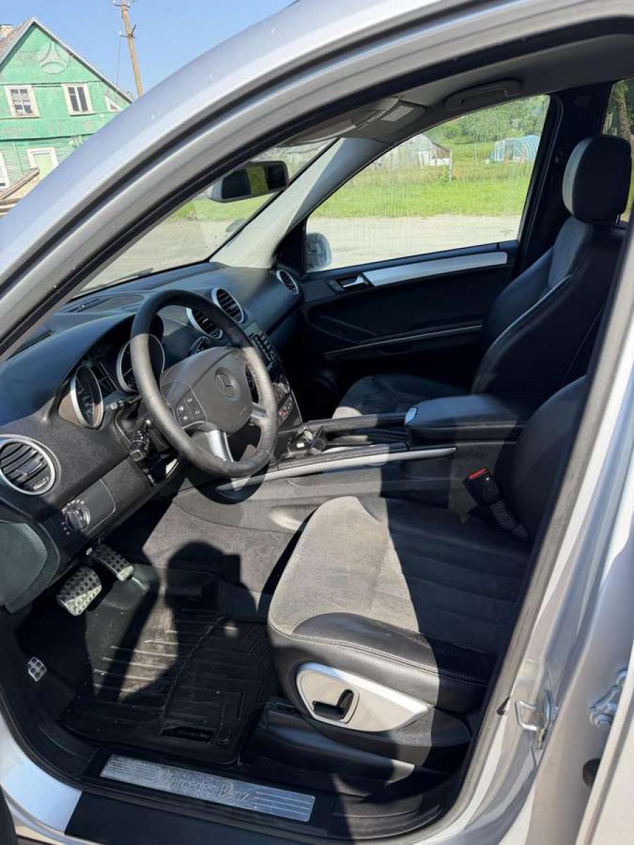 Pelēks Mercedes-Benz ML 320 2007 Skaudvilė, ar dzinēja tilpumu 2.99 L un nobraukumu 242 tūkst. km par 3700 €, foto 11 vietnē AUTOMOTO.COM.LV