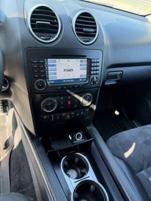 Pelēks Mercedes-Benz ML 320 2007 Skaudvilė, ar dzinēja tilpumu 2.99 L un nobraukumu 242 tūkst. km par 3700 €, foto 14 vietnē AUTOMOTO.COM.LV
