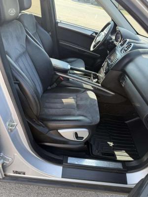 Pelēks Mercedes-Benz ML 320 2007 Skaudvilė, ar dzinēja tilpumu 2.99 L un nobraukumu 242 tūkst. km par 3700 €, foto 17 vietnē AUTOMOTO.COM.LV