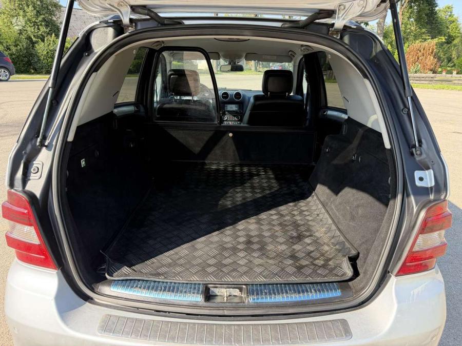 Pelēks Mercedes-Benz ML 320 2007 Skaudvilė, ar dzinēja tilpumu 2.99 L un nobraukumu 242 tūkst. km par 3700 €, foto 19 vietnē AUTOMOTO.COM.LV