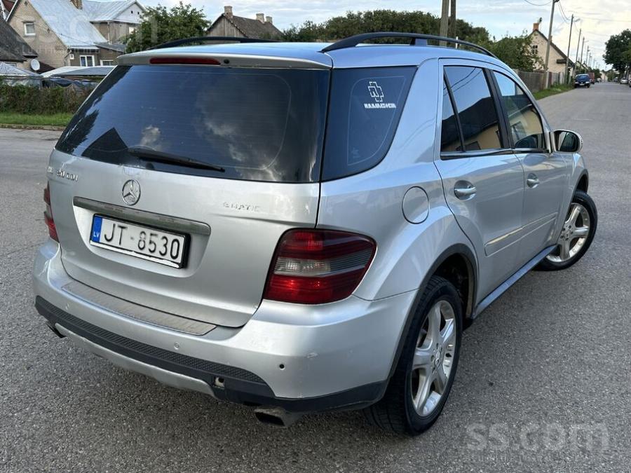 Pelēks Mercedes-Benz ML 320 2007 Daugavpils, ar dzinēja tilpumu 3.00 L un nobraukumu 368 tūkst. km par 3350 €, foto 3 vietnē AUTOMOTO.COM.LV