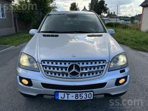 Pelēks Mercedes-Benz ML 320 2007 Daugavpils, ar dzinēja tilpumu 3.00 L un nobraukumu 368 tūkst. km par 3350 €, foto 8 vietnē AUTOMOTO.COM.LV