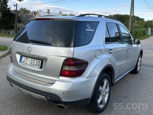 Pelēks Mercedes-Benz ML 320 2007 Daugavpils, ar dzinēja tilpumu 3.00 L un nobraukumu 368 tūkst. km par 3350 €, foto 11 vietnē AUTOMOTO.COM.LV