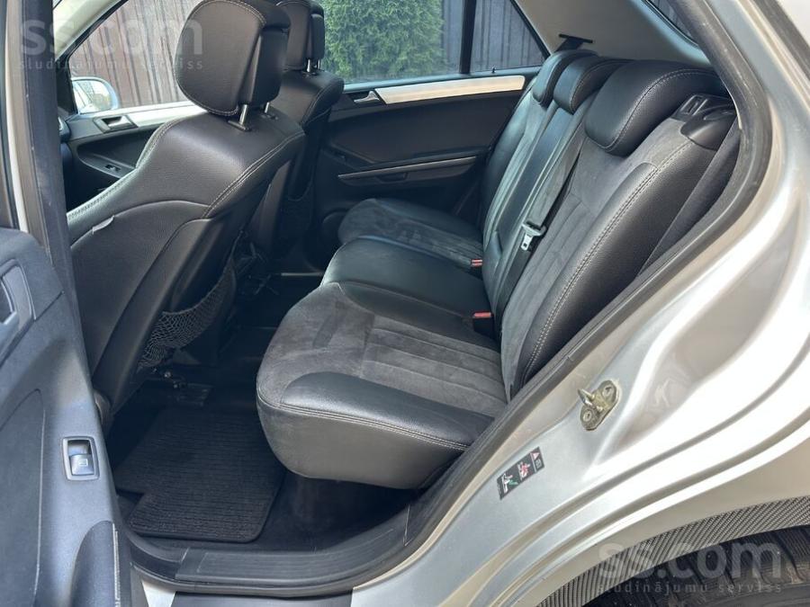 Pelēks Mercedes-Benz ML 320 2007 Daugavpils, ar dzinēja tilpumu 3.00 L un nobraukumu 368 tūkst. km par 3350 €, foto 17 vietnē AUTOMOTO.COM.LV