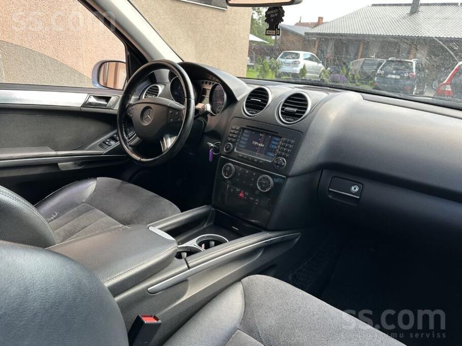 Pelēks Mercedes-Benz ML 320 2007 Daugavpils, ar dzinēja tilpumu 3.00 L un nobraukumu 368 tūkst. km par 3350 €, foto 22 vietnē AUTOMOTO.COM.LV
