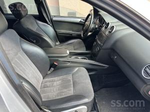 Pelēks Mercedes-Benz ML 320 2007 Daugavpils, ar dzinēja tilpumu 3.00 L un nobraukumu 368 tūkst. km par 3350 €, foto 23 vietnē AUTOMOTO.COM.LV