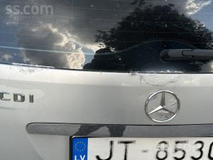 Pelēks Mercedes-Benz ML 320 2007 Daugavpils, ar dzinēja tilpumu 3.00 L un nobraukumu 368 tūkst. km par 3350 €, foto 27 vietnē AUTOMOTO.COM.LV