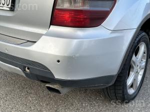 Pelēks Mercedes-Benz ML 320 2007 Daugavpils, ar dzinēja tilpumu 3.00 L un nobraukumu 368 tūkst. km par 3350 €, foto 28 vietnē AUTOMOTO.COM.LV