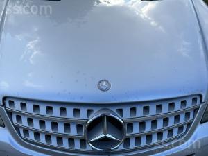 Pelēks Mercedes-Benz ML 320 2007 Daugavpils, ar dzinēja tilpumu 3.00 L un nobraukumu 368 tūkst. km par 3350 €, foto 32 vietnē AUTOMOTO.COM.LV