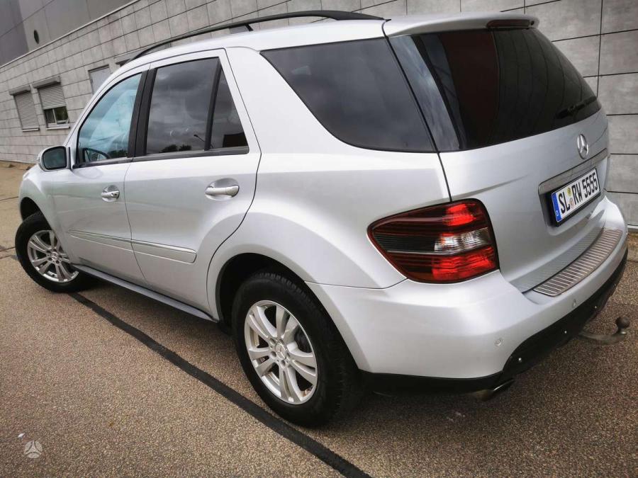 Pelēks Mercedes-Benz ML 320 2007 Klaipėda, ar dzinēja tilpumu 3.00 L un nobraukumu 245 tūkst. km par 5850 €, foto 5 vietnē AUTOMOTO.COM.LV