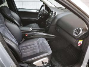 Pelēks Mercedes-Benz ML 320 2007 Klaipėda, ar dzinēja tilpumu 3.00 L un nobraukumu 245 tūkst. km par 5850 €, foto 17 vietnē AUTOMOTO.COM.LV