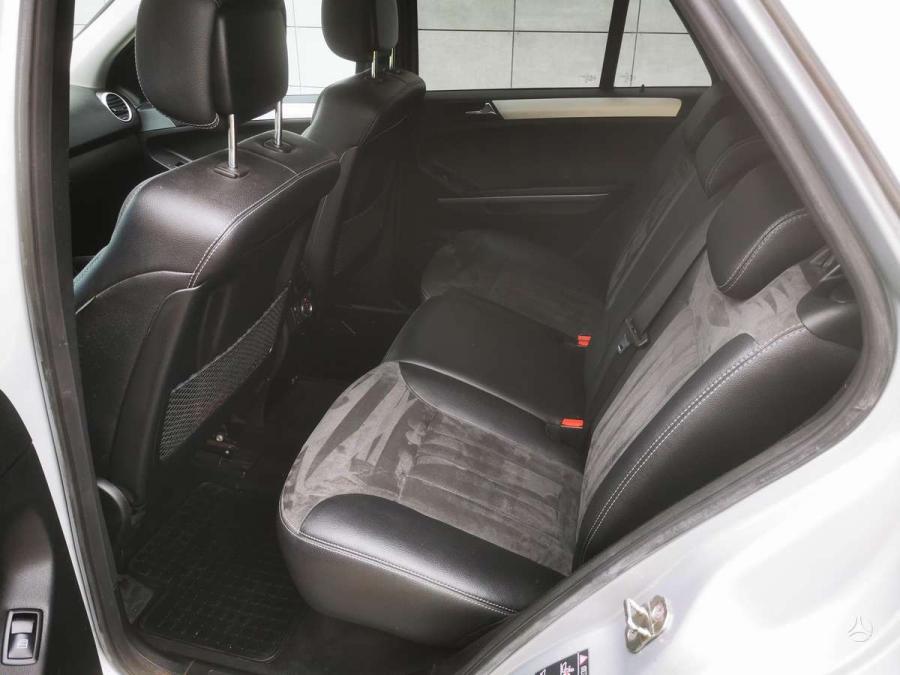 Pelēks Mercedes-Benz ML 320 2007 Klaipėda, ar dzinēja tilpumu 3.00 L un nobraukumu 245 tūkst. km par 5850 €, foto 20 vietnē AUTOMOTO.COM.LV