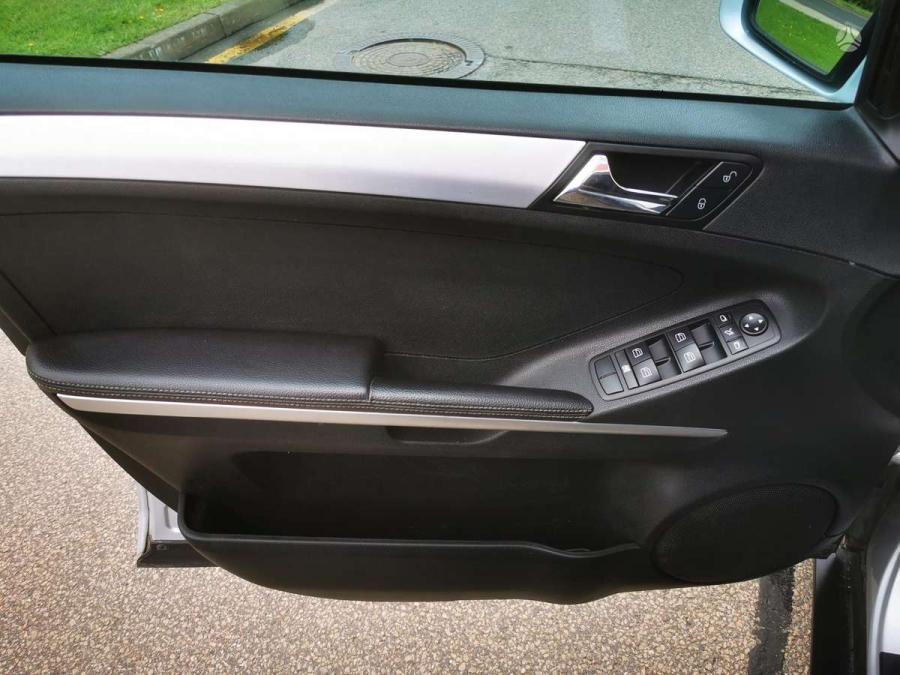 Pelēks Mercedes-Benz ML 320 2007 Klaipėda, ar dzinēja tilpumu 3.00 L un nobraukumu 245 tūkst. km par 5850 €, foto 25 vietnē AUTOMOTO.COM.LV