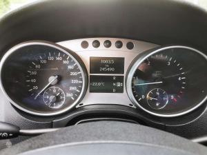 Pelēks Mercedes-Benz ML 320 2007 Klaipėda, ar dzinēja tilpumu 3.00 L un nobraukumu 245 tūkst. km par 5850 €, foto 32 vietnē AUTOMOTO.COM.LV