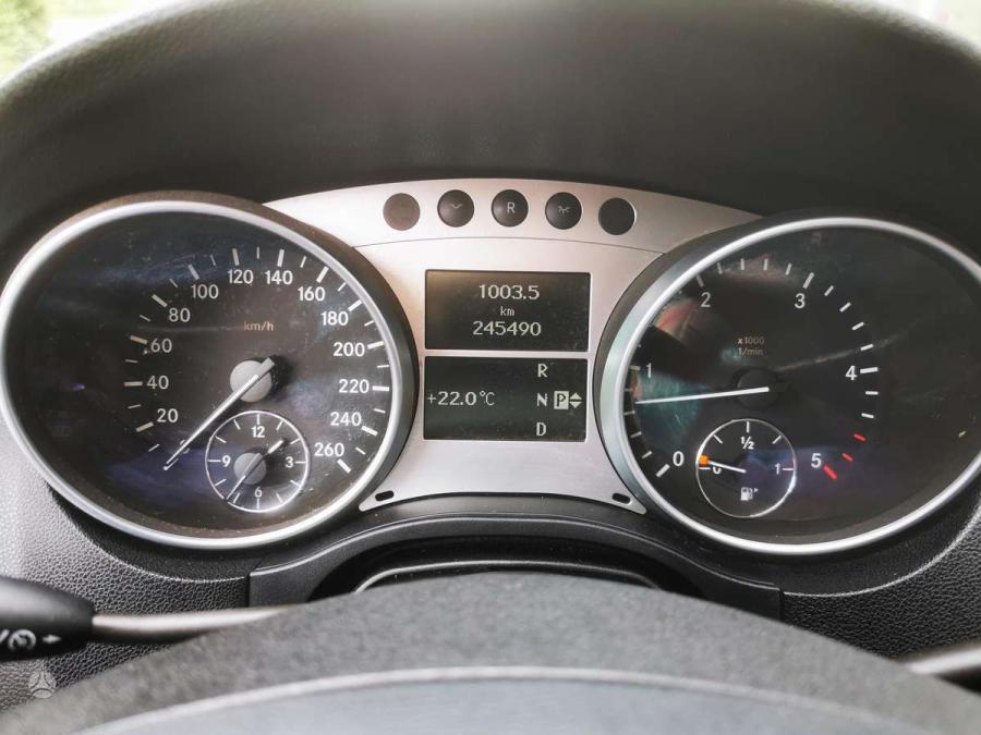 Pelēks Mercedes-Benz ML 320 2007 Klaipėda, ar dzinēja tilpumu 3.00 L un nobraukumu 245 tūkst. km par 5850 €, foto 32 vietnē AUTOMOTO.COM.LV