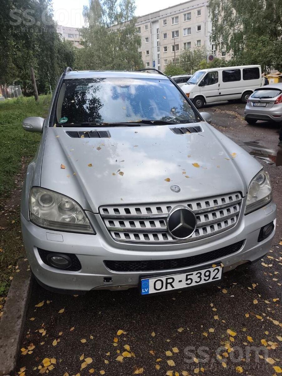 Pelēks Mercedes-Benz ML 320 2007 Rīga, ar dzinēja tilpumu 3.00 L un nobraukumu 360 tūkst. km par 2500 €, foto 3 vietnē AUTOMOTO.COM.LV