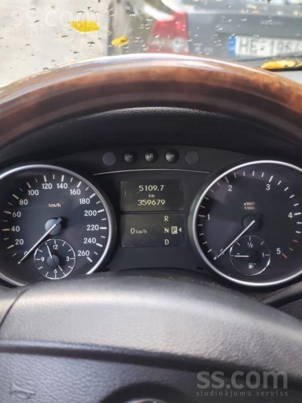 Grey Mercedes-Benz ML 320 2007 in Riga, with an engine capacity of 3.00 L and mileage of 360 thousand km for 2500 €, photo 7 on AUTOMOTO.COM.LV