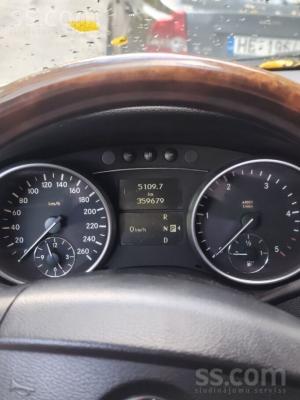 Pelēks Mercedes-Benz ML 320 2007 Rīga, ar dzinēja tilpumu 3.00 L un nobraukumu 360 tūkst. km par 2500 €, foto 7 vietnē AUTOMOTO.COM.LV