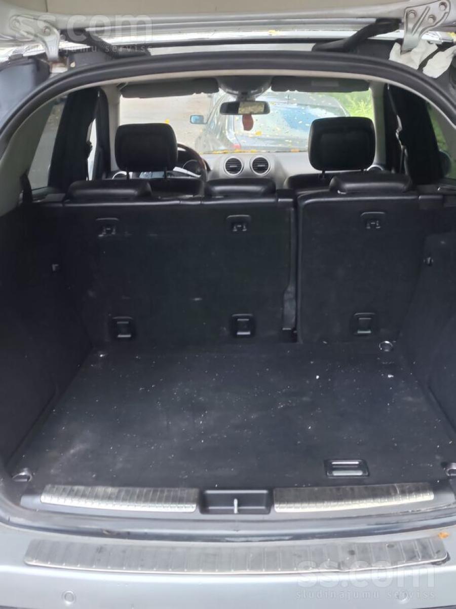 Pelēks Mercedes-Benz ML 320 2007 Rīga, ar dzinēja tilpumu 3.00 L un nobraukumu 360 tūkst. km par 2500 €, foto 12 vietnē AUTOMOTO.COM.LV
