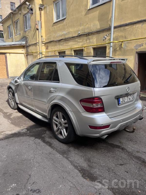 Grey Mercedes-Benz ML 320 2007 in Riga, with an engine capacity of 3.00 L and mileage of 341 thousand km for 2500 €, photo 5 on AUTOMOTO.COM.LV