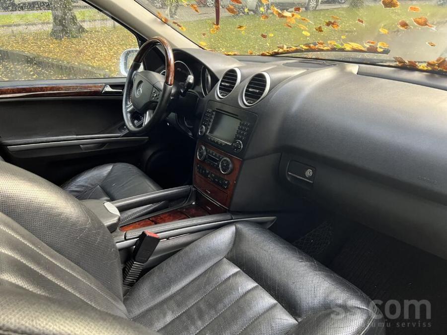Pelēks Mercedes-Benz ML 320 2007 Rīga, ar dzinēja tilpumu 3.00 L un nobraukumu 355 tūkst. km par 2300 €, foto 6 vietnē AUTOMOTO.COM.LV