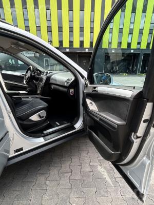 Pelēks Mercedes-Benz ML 320 2008 Rīga, ar dzinēja tilpumu 3.00 L un nobraukumu 304 tūkst. km par 5000 €, foto 12 vietnē AUTOMOTO.COM.LV