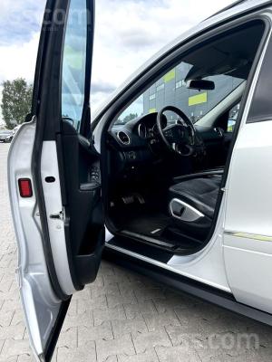 Pelēks Mercedes-Benz ML 320 2008 Rīga, ar dzinēja tilpumu 3.00 L un nobraukumu 304 tūkst. km par 5000 €, foto 13 vietnē AUTOMOTO.COM.LV