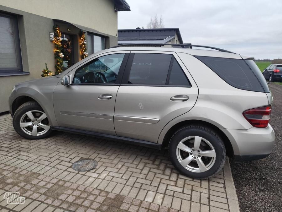 Pelēks Mercedes-Benz ML 320 2008 Kauņa, ar dzinēja tilpumu 3.00 L un nobraukumu 384 tūkst. km par 4700 €, foto 3 vietnē AUTOMOTO.COM.LV
