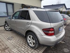 Pelēks Mercedes-Benz ML 320 2008 Kauņa, ar dzinēja tilpumu 3.00 L un nobraukumu 384 tūkst. km par 4700 €, foto 4 vietnē AUTOMOTO.COM.LV