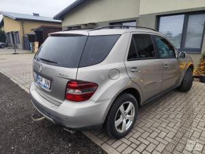 Pelēks Mercedes-Benz ML 320 2008 Kauņa, ar dzinēja tilpumu 3.00 L un nobraukumu 384 tūkst. km par 4700 €, foto 6 vietnē AUTOMOTO.COM.LV