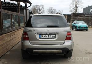 Pelēks Mercedes-Benz ML 320 2008 Rīga, ar dzinēja tilpumu 3.00 L un nobraukumu 0 tūkst. km par 4490 €, foto 5 vietnē AUTOMOTO.COM.LV