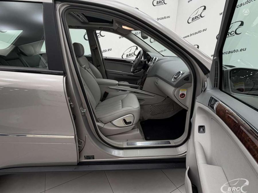 Grey Mercedes-Benz ML 320 2008 in Vilnius, with an engine capacity of 2.99 L and mileage of 169 thousand km for 6900 €, photo 6 on AUTOMOTO.COM.LV