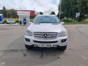 Grey Mercedes-Benz ML 320 2008 in Taurage, with an engine capacity of 2.99 L and mileage of 156 thousand km for 2100 €, photo 3 on AUTOMOTO.COM.LV