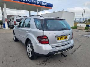 Grey Mercedes-Benz ML 320 2008 in Taurage, with an engine capacity of 2.99 L and mileage of 156 thousand km for 2100 €, photo 6 on AUTOMOTO.COM.LV