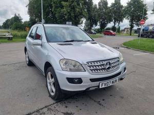 Grey Mercedes-Benz ML 320 2008 in Taurage, with an engine capacity of 2.99 L and mileage of 156 thousand km for 2100 €, photo 11 on AUTOMOTO.COM.LV