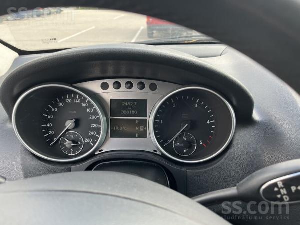 Серый Мерседес МЛ 320 2008 в Рига, объемом двигателя 3.00 л и пробегом 308 тыс. км за 5800 €, фото 5 на AUTOMOTO.COM.LV