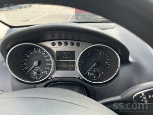 Серый Мерседес МЛ 320 2008 в Рига, объемом двигателя 3.00 л и пробегом 308 тыс. км за 5800 €, фото 6 на AUTOMOTO.COM.LV