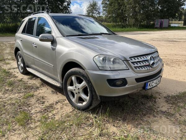 Мерседес МЛ 320 2008 в Рига на AUTOMOTO.COM.LV Серый Мерседес МЛ 320 2008 в Рига, объемом двигателя 3.00 л и пробегом 308 тыс. км за 5150 €, фото 1 на AUTOMOTO.COM.LV