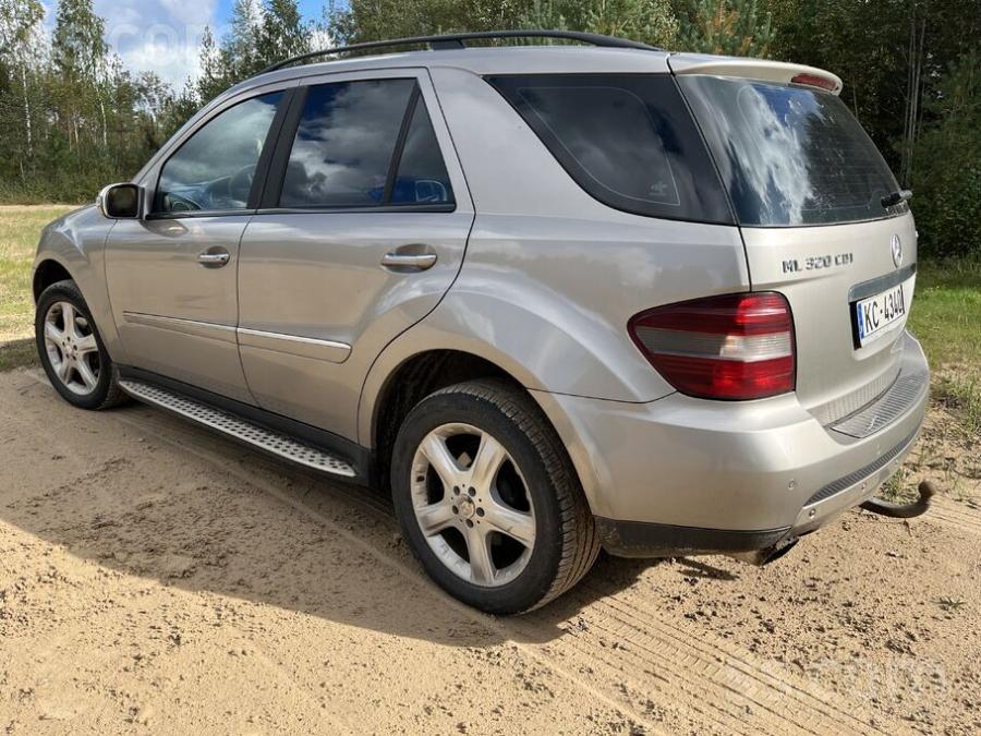 Grey Mercedes-Benz ML 320 2008 in Riga, with an engine capacity of 3.00 L and mileage of 308 thousand km for 5150 €, photo 4 on AUTOMOTO.COM.LV