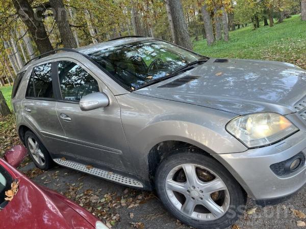 Grey Mercedes-Benz ML 320 2008 in Riga, with an engine capacity of 3.00 L and mileage of 308 thousand km for 4300 €, photo 4 on AUTOMOTO.COM.LV