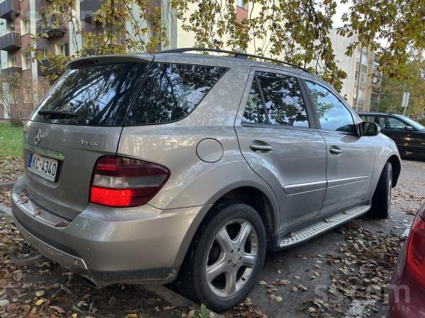 Grey Mercedes-Benz ML 320 2008 in Riga, with an engine capacity of 3.00 L and mileage of 308 thousand km for 4300 €, photo 5 on AUTOMOTO.COM.LV