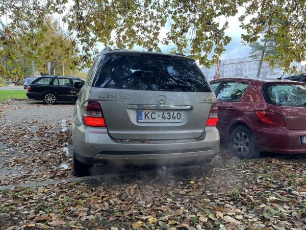 Grey Mercedes-Benz ML 320 2008 in Riga, with an engine capacity of 3.00 L and mileage of 308 thousand km for 4300 €, photo 7 on AUTOMOTO.COM.LV