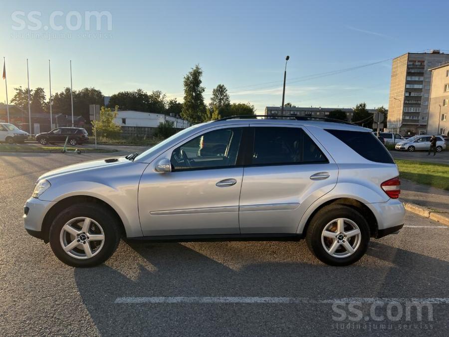 Grey Mercedes-Benz ML 320 2008 in Riga, with an engine capacity of 3.00 L and mileage of 280 thousand km for 6000 €, photo 3 on AUTOMOTO.COM.LV
