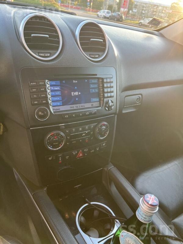 Pelēks Mercedes-Benz ML 320 2008 Rīga, ar dzinēja tilpumu 3.00 L un nobraukumu 280 tūkst. km par 6000 €, foto 5 vietnē AUTOMOTO.COM.LV
