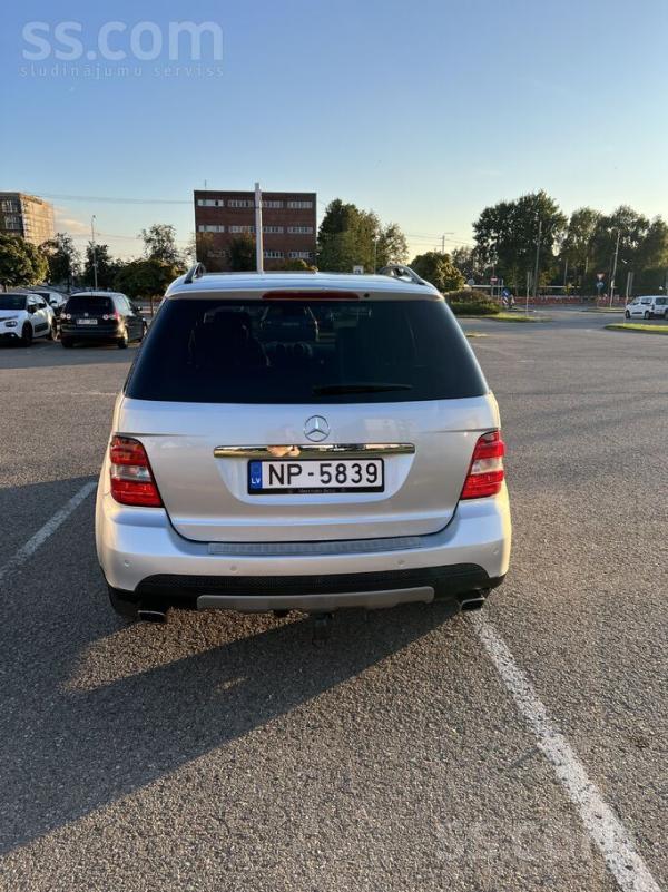 Pelēks Mercedes-Benz ML 320 2008 Rīga, ar dzinēja tilpumu 3.00 L un nobraukumu 280 tūkst. km par 6000 €, foto 7 vietnē AUTOMOTO.COM.LV