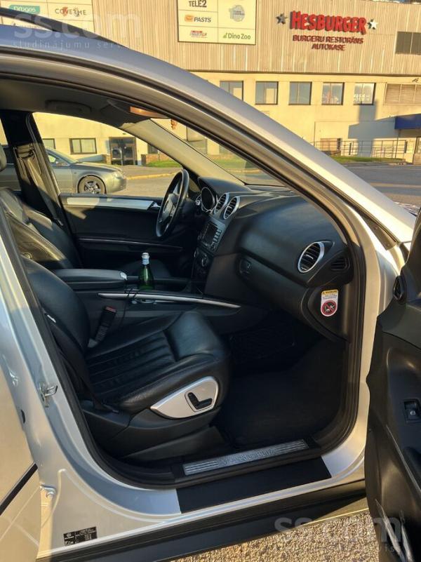 Pelēks Mercedes-Benz ML 320 2008 Rīga, ar dzinēja tilpumu 3.00 L un nobraukumu 280 tūkst. km par 6000 €, foto 9 vietnē AUTOMOTO.COM.LV
