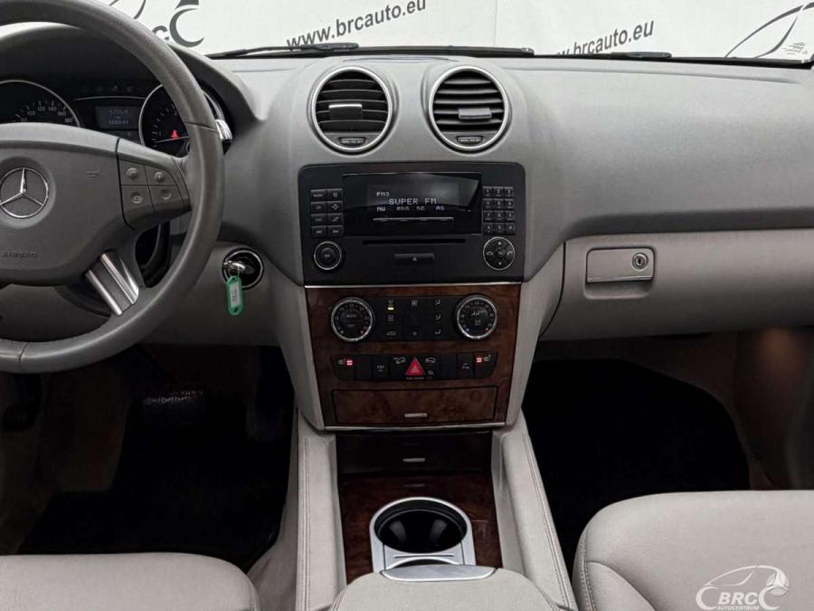 Pelēks Mercedes-Benz ML 320 2008 Viļņa, ar dzinēja tilpumu 2.99 L un nobraukumu 169 tūkst. km par 5900 €, foto 17 vietnē AUTOMOTO.COM.LV