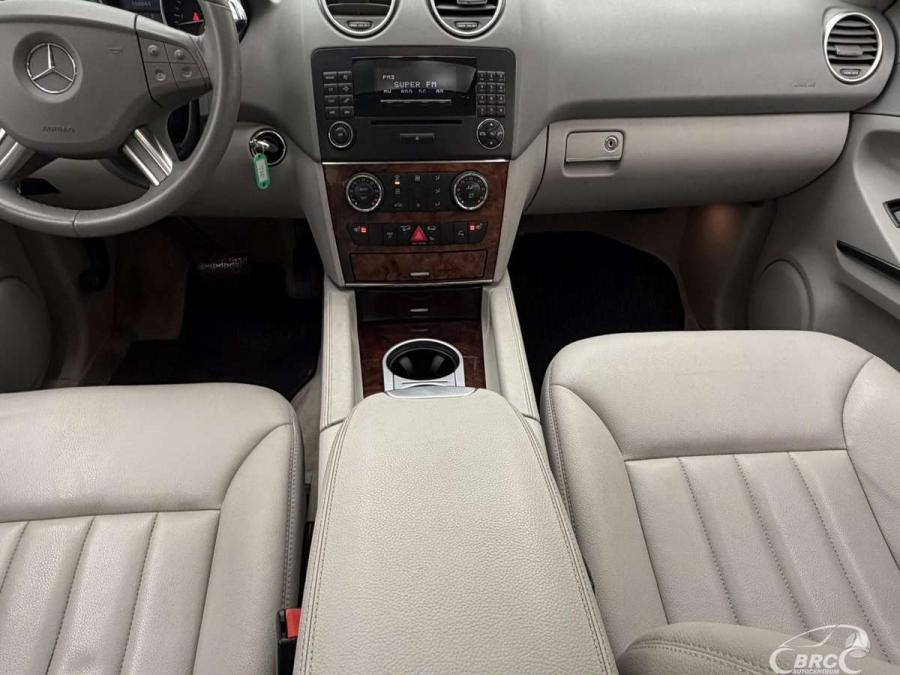 Pelēks Mercedes-Benz ML 320 2008 Viļņa, ar dzinēja tilpumu 2.99 L un nobraukumu 169 tūkst. km par 5900 €, foto 20 vietnē AUTOMOTO.COM.LV